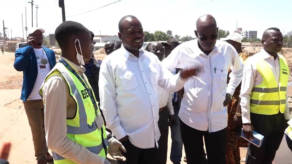 Kolwezi : le bourgmestre de Manika lance une opération de nettoyage ...